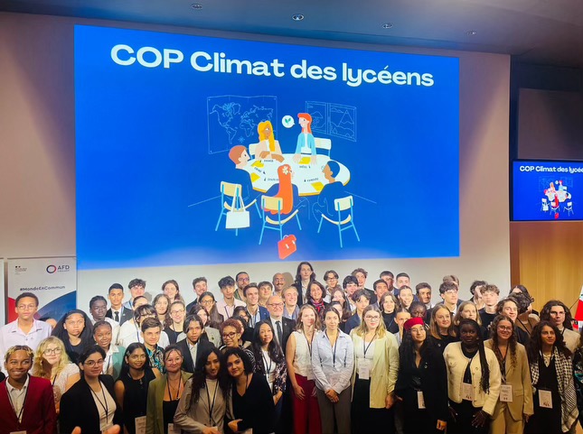 Des lycéens participent à la grande simulation de la COP Climat ...